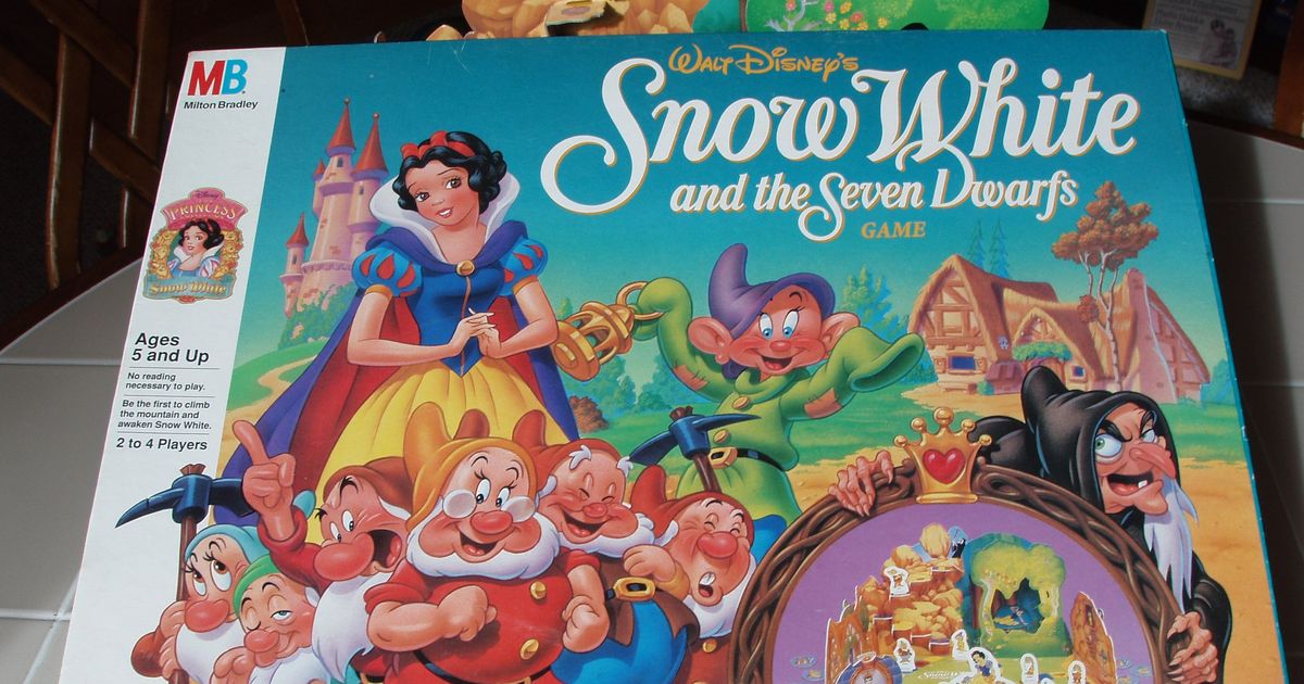 Walt Disney's Snow White And The Seven Dwarfs Game | Board Game ...