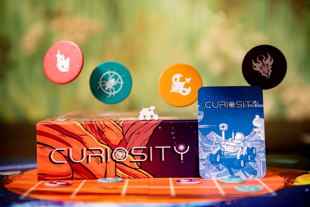 Curiosity - review @BoardGameColors | Curiosity