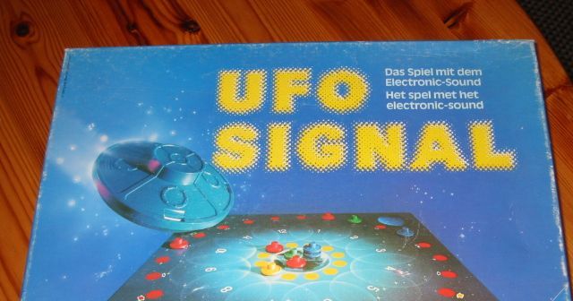 UFO Signal | Board Game | BoardGameGeek