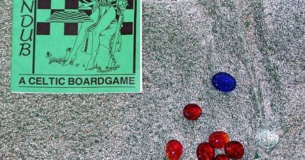 Brandub | Board Game | BoardGameGeek