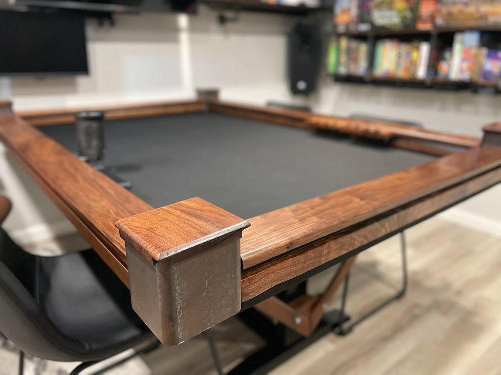 Here's another wannabe Wyrmwood game table