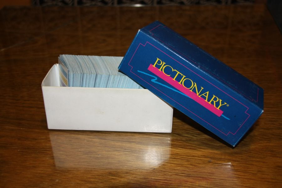 pictionary blue box