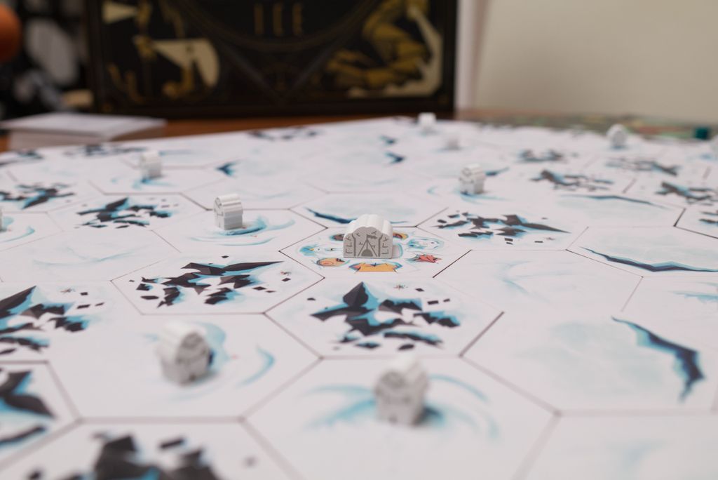 First Impressions of ICE – A Coffee Table Board Game | I C E