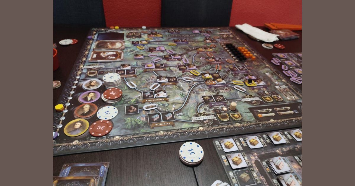 Games with ‘square’ main board