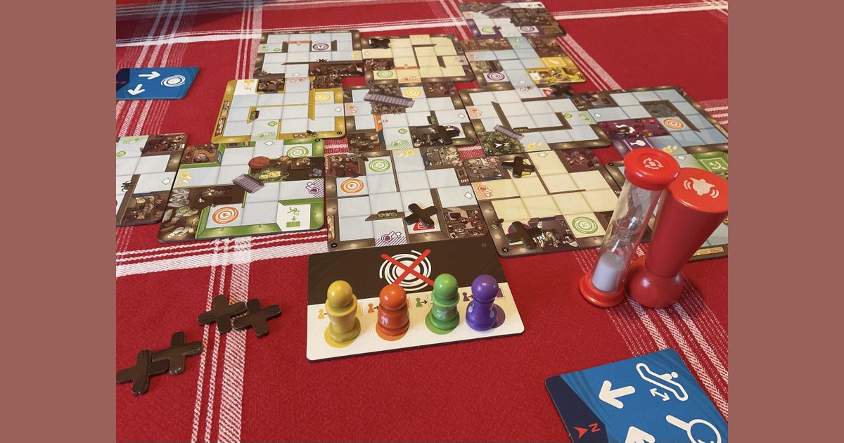 April - Magic Maze | Games for Two