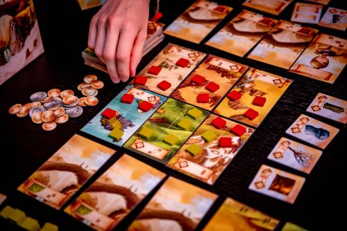 Sleepwalking in the land of Arzium - A review by BoardGameColors | Roam