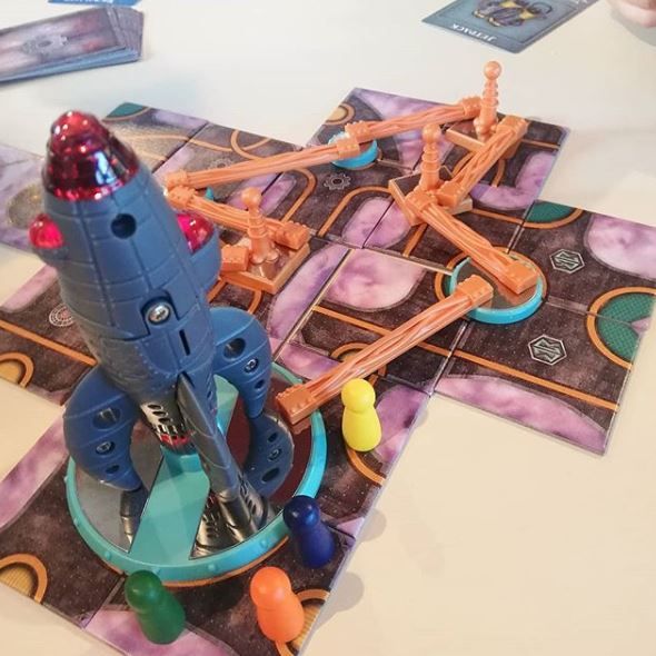 Forbidden Sky - Review | Boardgames above and beyond | BoardGameGeek