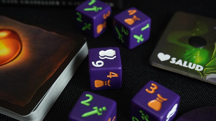 Dice Throne: Season One ReRolled – Pyromancer v. Shadow Thief at Tabletoys
