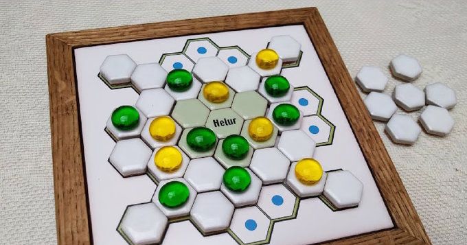 Helur | Board Game | BoardGameGeek