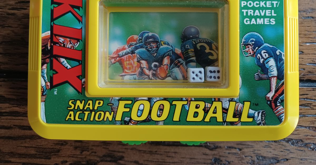 Snap Action Football | Board Game | BoardGameGeek