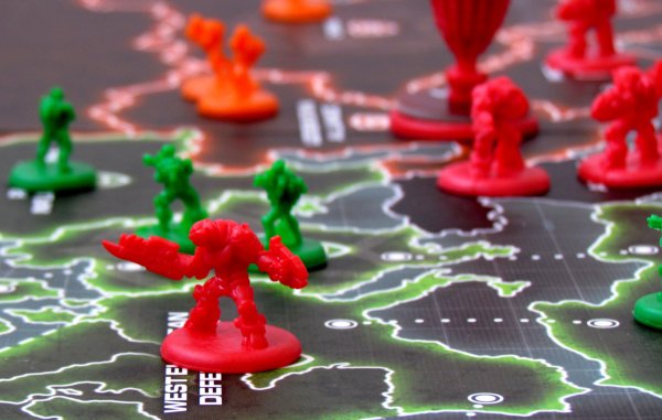 Review #423 by Deskovehry: Level 7 [Invasion] - Creatures from outer ...