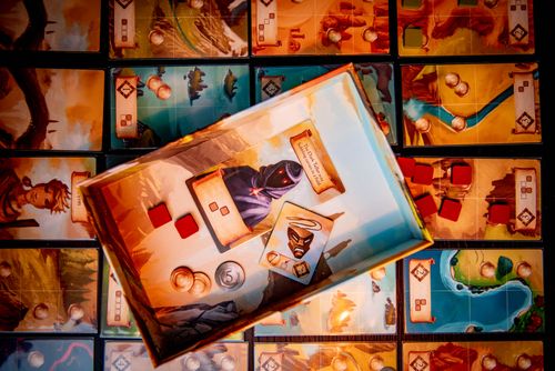 Sleepwalking in the land of Arzium - A review by BoardGameColors | Roam