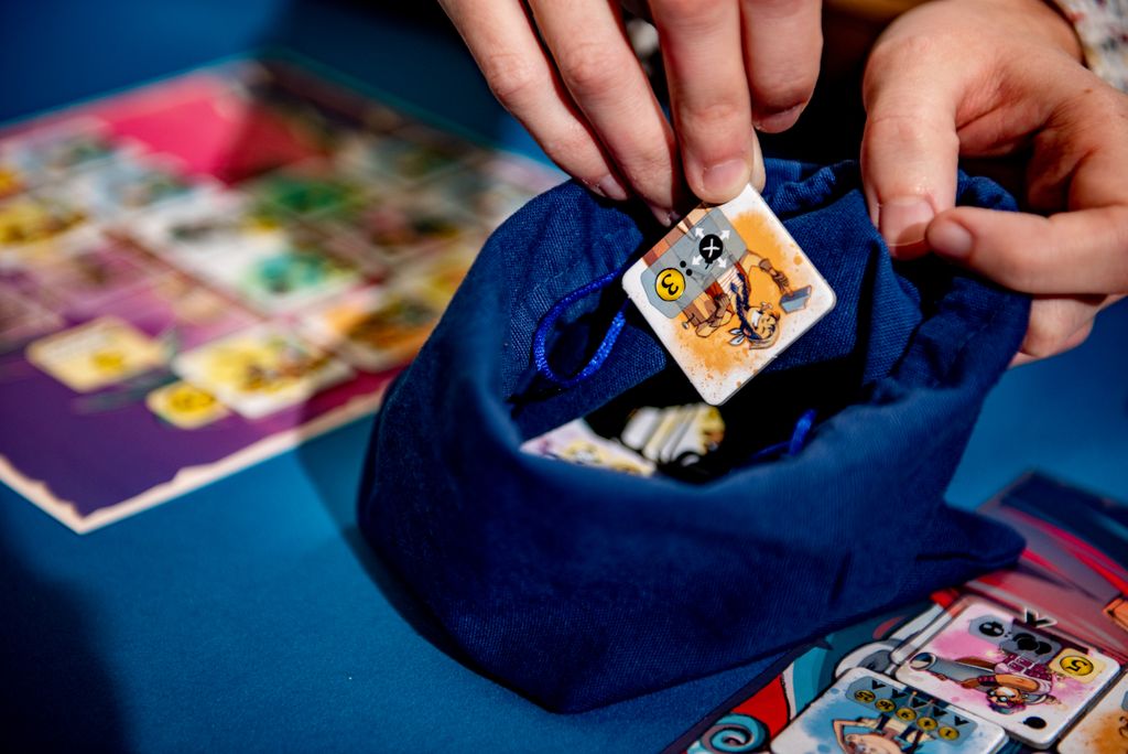 Captain Flip - Review @BoardGameColors | Captain Flip