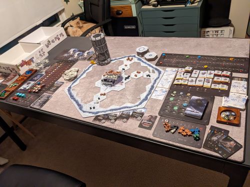 Table size | Frostpunk: The Board Game