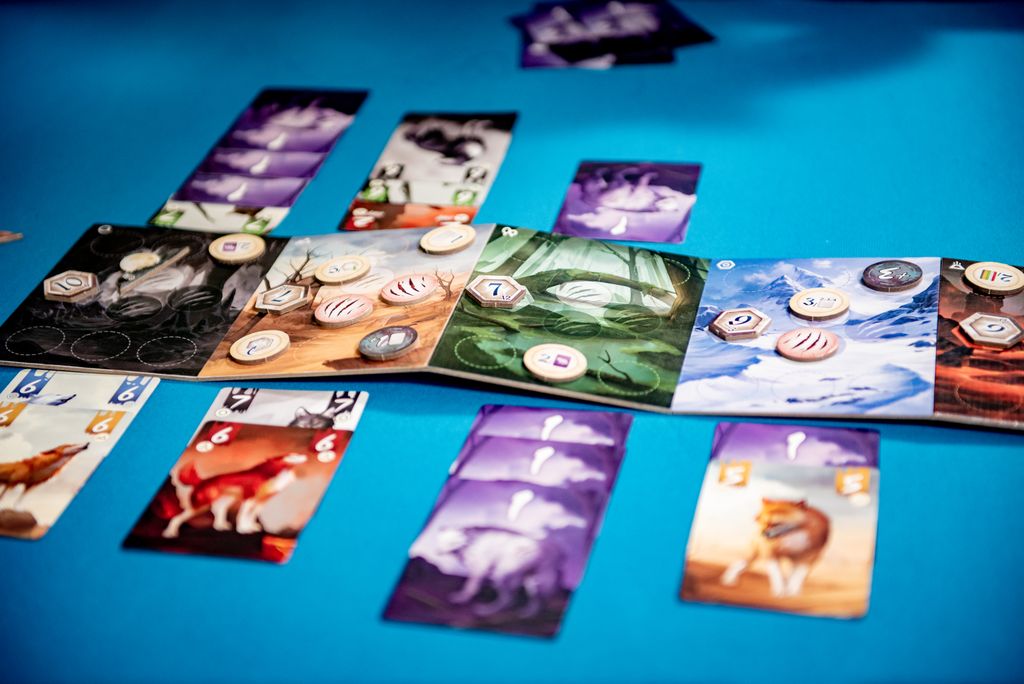 Lone Wolves - Review @ BoardGameColors | Lone Wolves