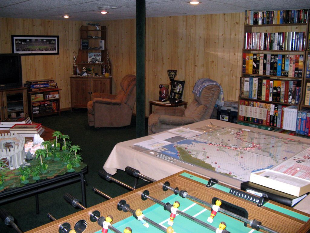 Show us your Wargame Room! Please post your photos & annotations ...