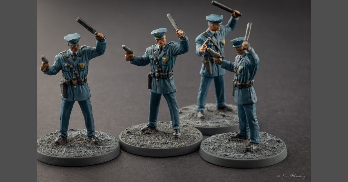 Batman: Gotham City Chronicles -- GCPD with Billy Clubs | Don't Play ...