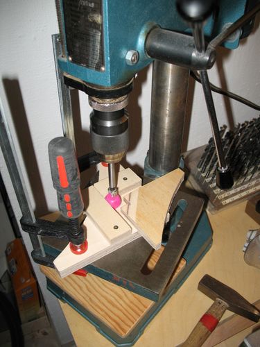 Making custom dice. Sturdy, cheap and stylish or: Taking arch punches ...