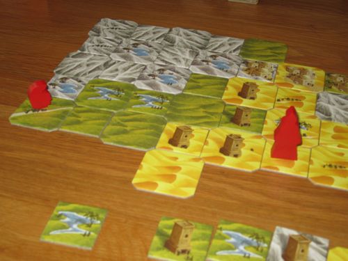 Tile-based games with unusual tile shapes | The Dice Tower | BoardGameGeek