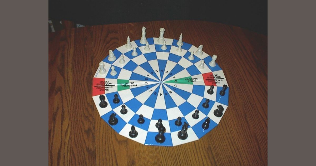 Centre Chess | Board Game | BoardGameGeek
