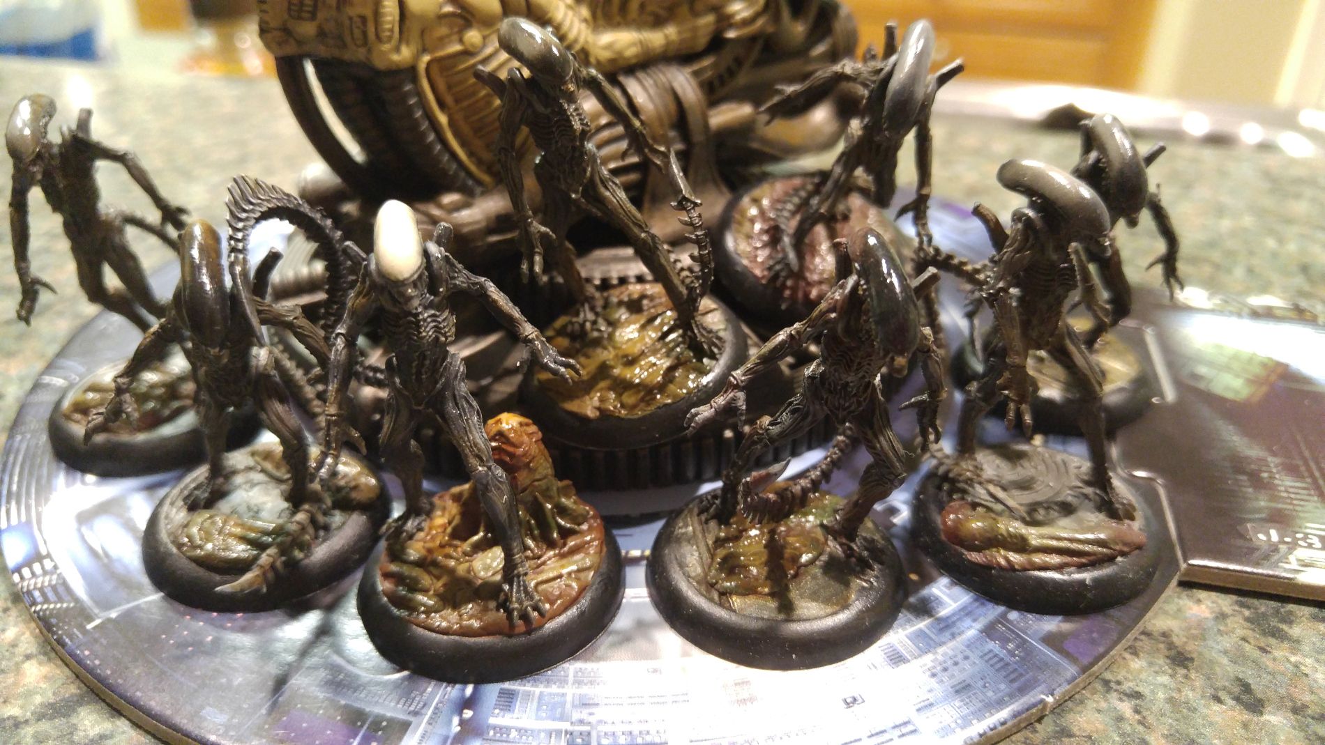 Finished miniatures on custom bases | Alien vs Predator: The Hunt ...