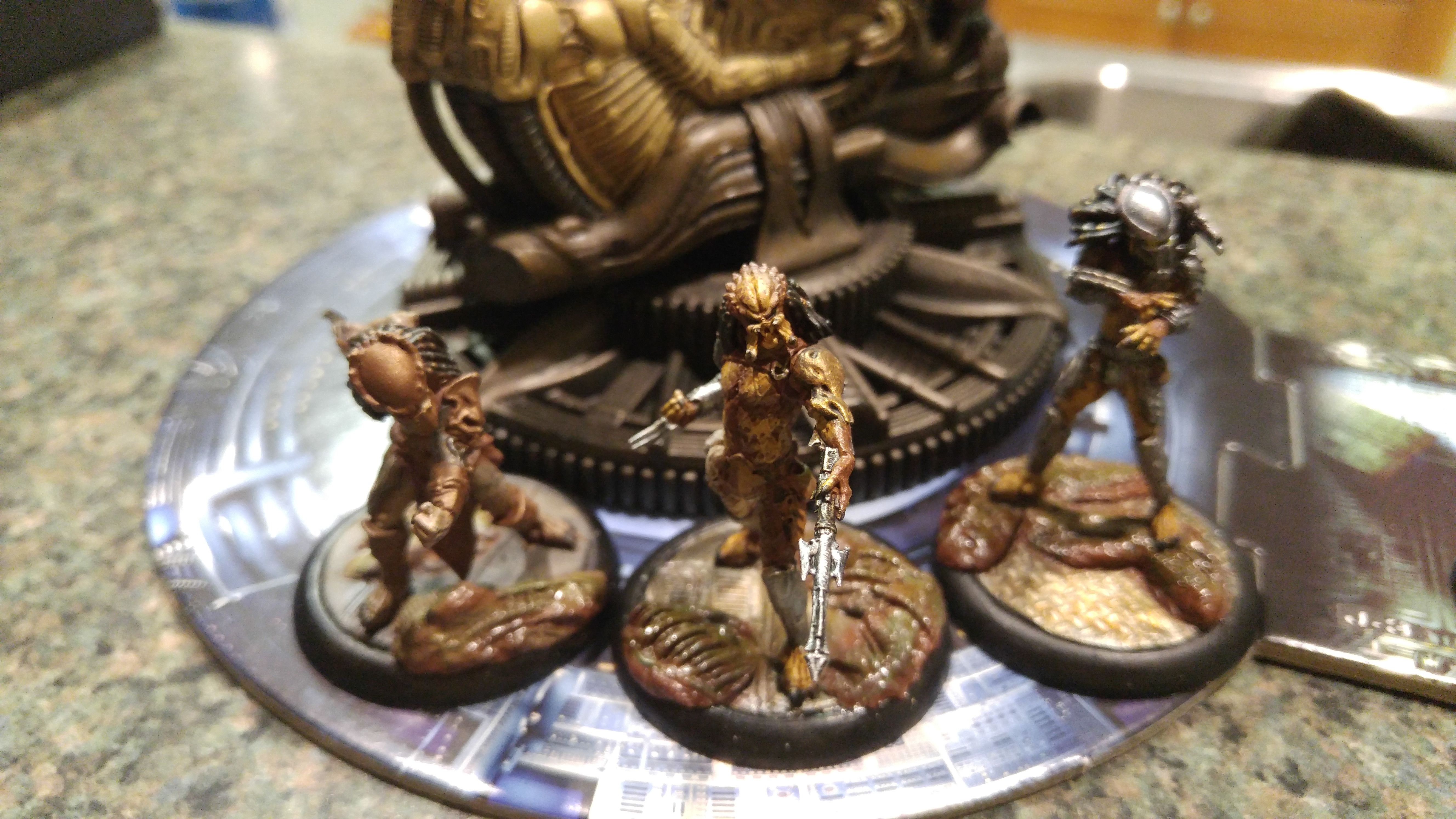 Finished miniatures on custom bases | Alien vs Predator: The Hunt ...