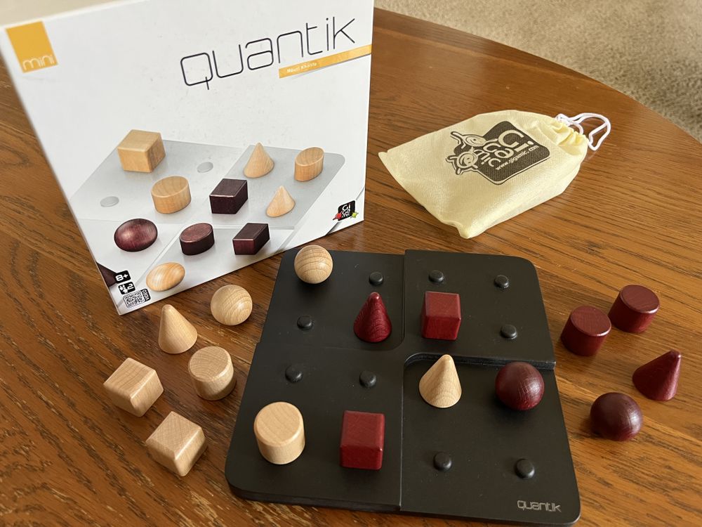 QUANTIK (mini) – The Board Game Vault Review | Quantik