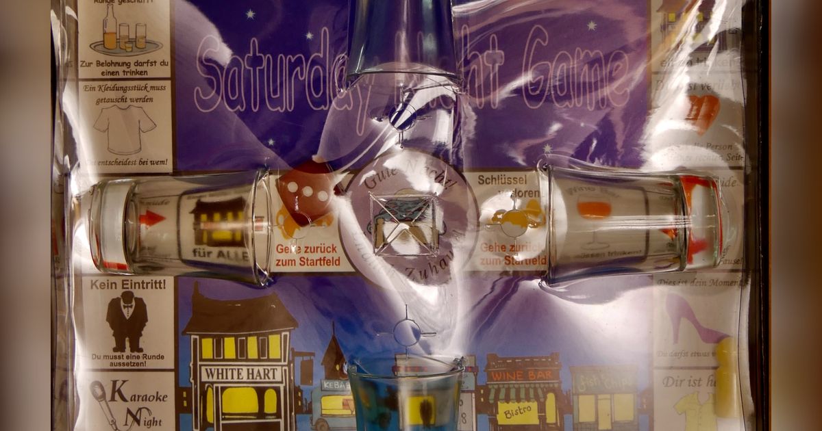 Saturday Night Game | Board Game | BoardGameGeek