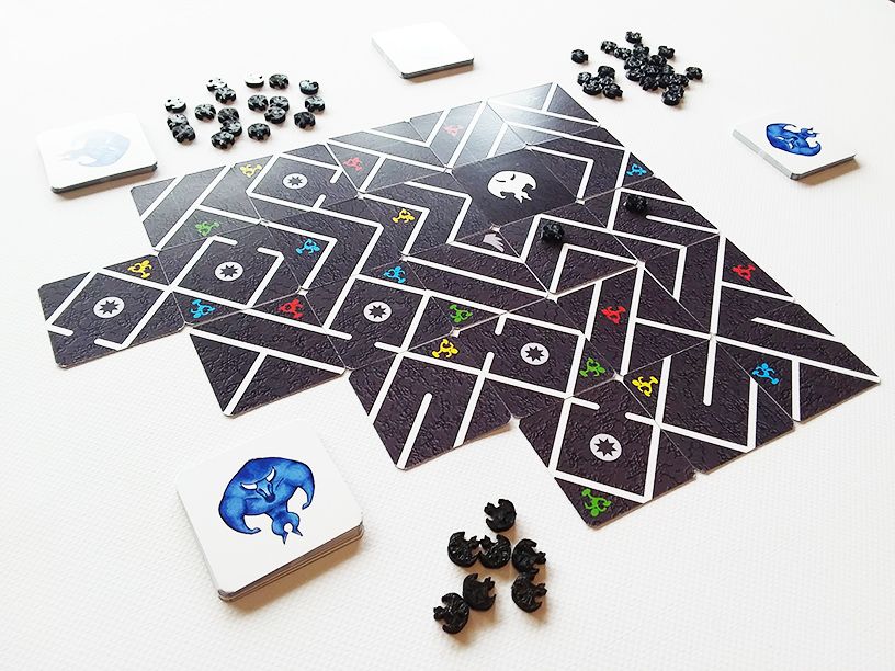 Asterion | Board Game | BoardGameGeek