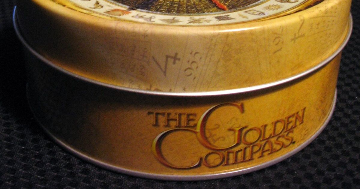 UNO: The Golden Compass | Board Game | BoardGameGeek