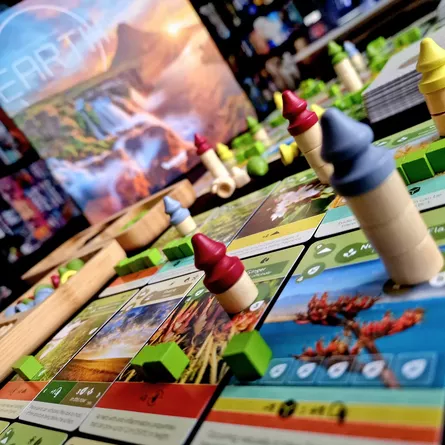 Earth first impressions! | Board Game Diaries