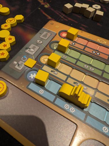 A defect yellow cube... | Endeavor: Deep Sea