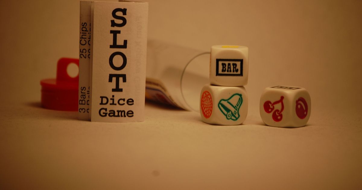 Slots Dice | Board Game | BoardGameGeek