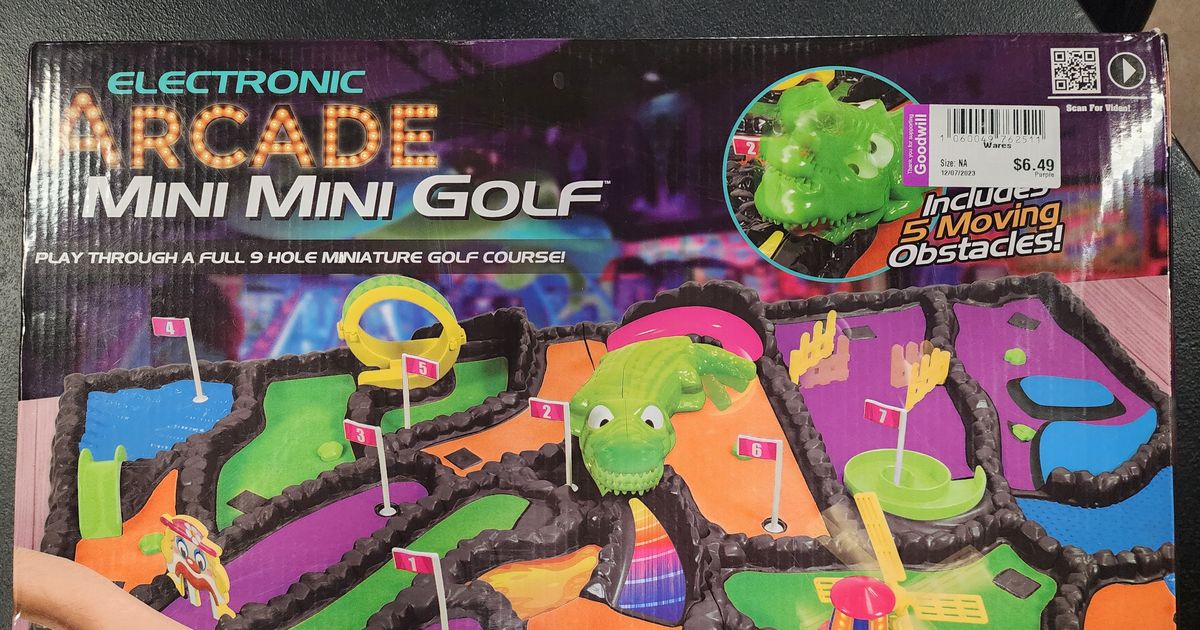 Electric Arcade Mini Mini Golf | Board Game | BoardGameGeek