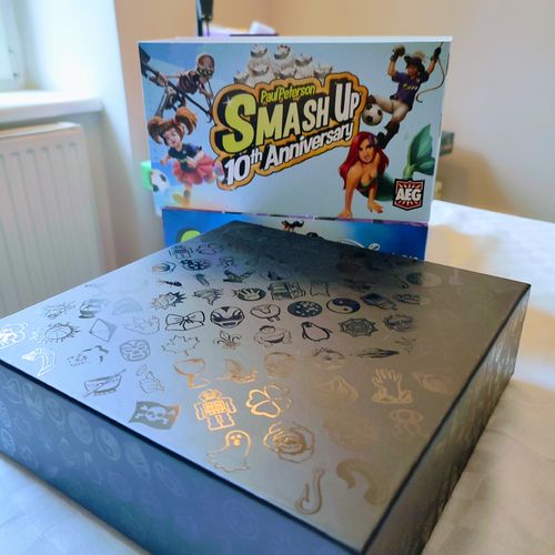 Smash Up: 10 Anniversary - As a 4-faction expansion, it's solid ...
